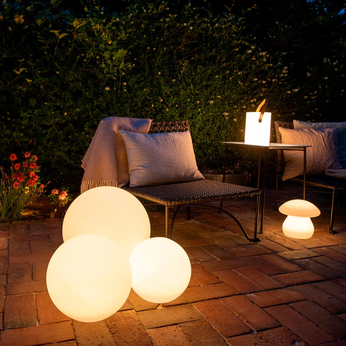 LED Nordic - Sphères LED solaires pour jardin – LED-nordic.com
